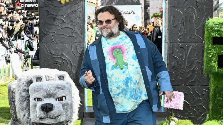 Chicken jockey!! See audience erupt as Jack Black enters theater
