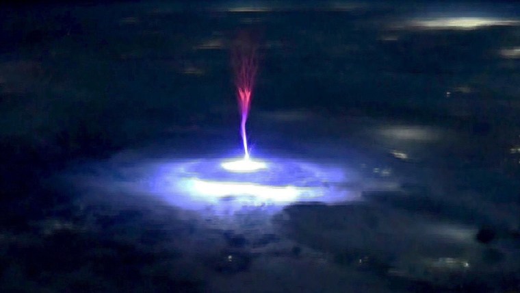 NASA Astronaut Captures Rare 'Sprite' Event: See the Photo!