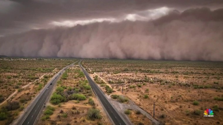Major dust storm moves through Arizona