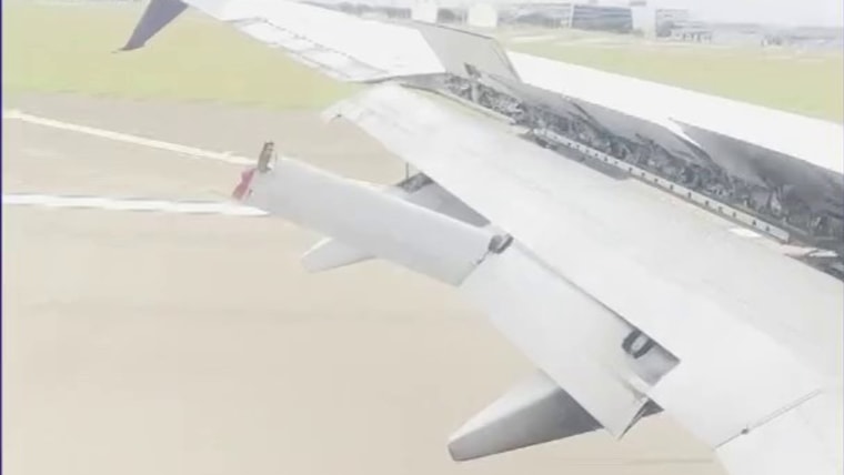 Video shows wing flap detaching on Delta flight