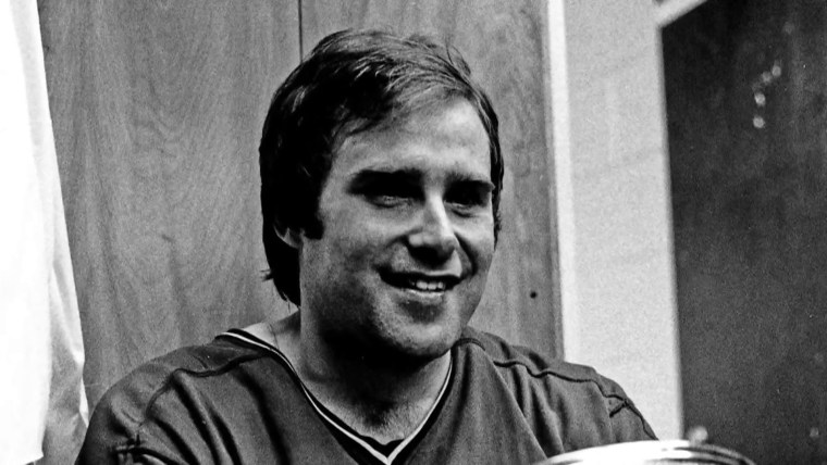 Hall of Fame Canadiens goaltender Ken Dryden dies of cancer at age 78