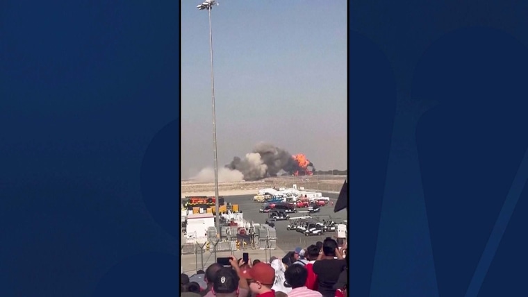Pilot killed after Indian combat plane crashes at Dubai Air Show