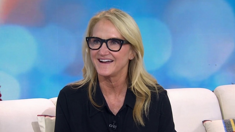 Mel Robbins Says She Agreed to Marry Husband Christopher After Third ...