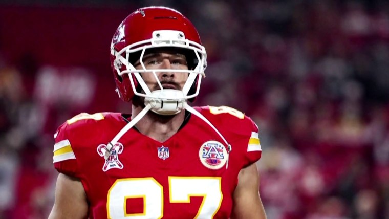 Travis Kelce Returning to the Chiefs for a 14th Season