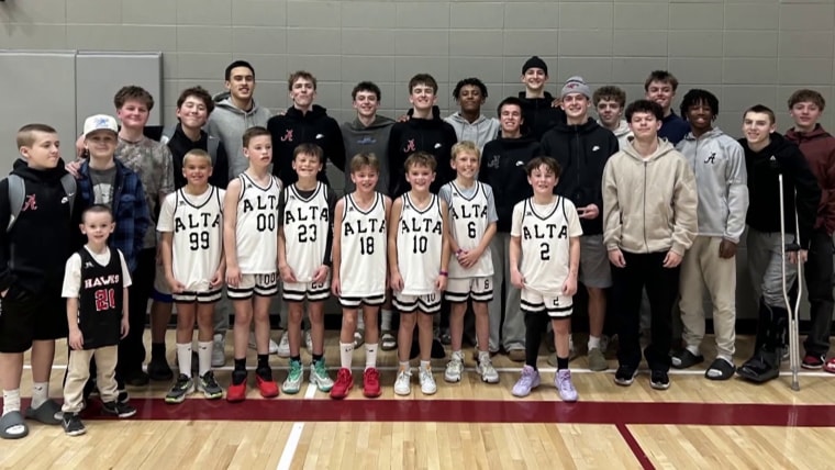 4th Graders Get a Surprise From High School Basketball Team in Viral Video