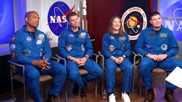 Artemis II Astronauts Recall What They Saw During Re-Entry