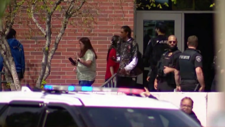 6 injured in high school stabbing in Washington state