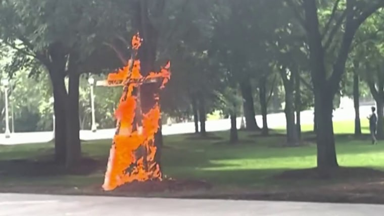 Alarming video of cross burning in Chicago