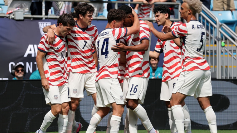 Pulisic anota y celebra su gol tras pase de Pepi | Estados Unidos vs ...
