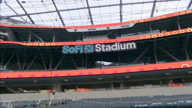Empleados del SoFi Stadium expresan temor por la presencia de ICE en el ...