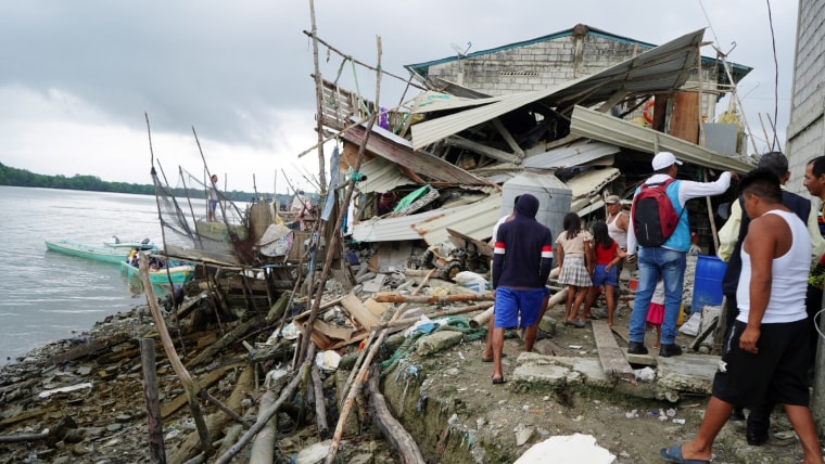Un terremoto de magnitud 6.8 deja al menos 14 muertos en Ecuador y uno ...