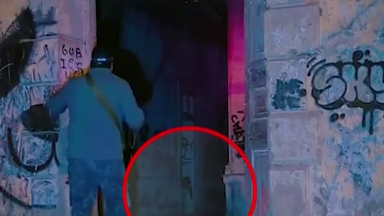 Tiktoker salvadoreño graba el presunto espectro de un niño en una casa ...