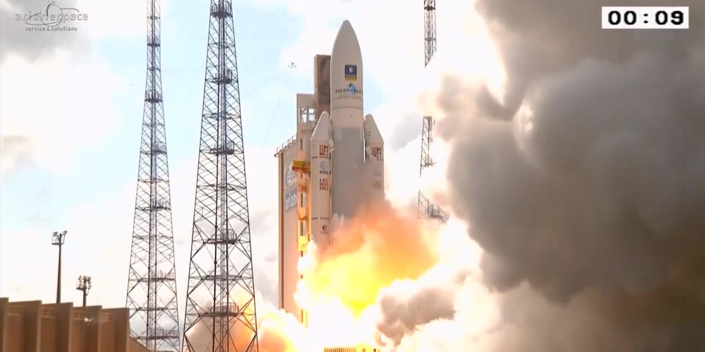 ariane 5 rocket launch explosion
