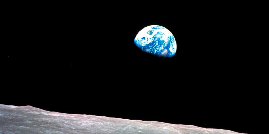 Bandera De Estados Unidos En La Luna Desde La Tierra
