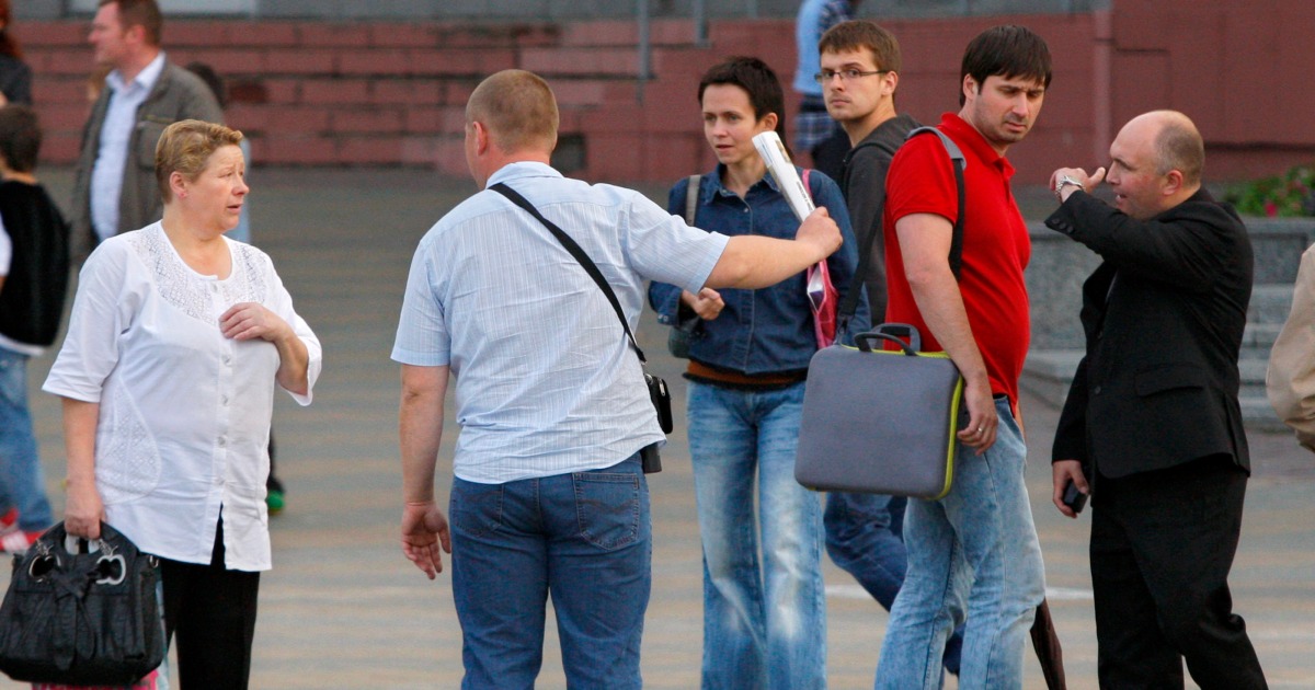 In Belarus, one-armed man arrested for clapping
