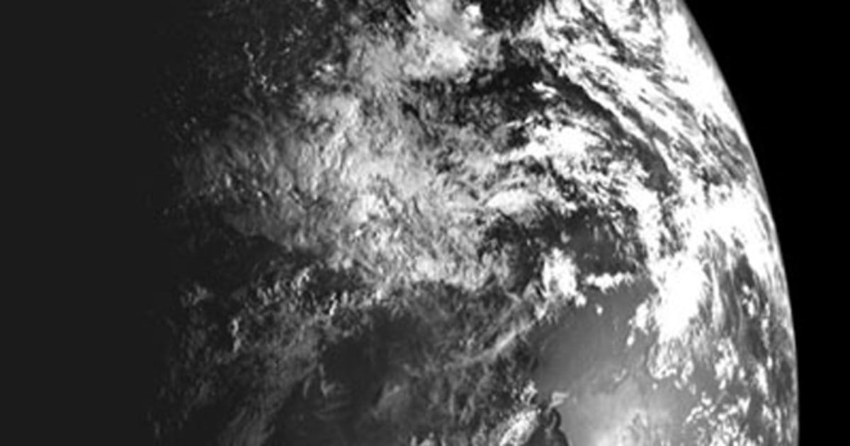 India moon probe on track for lunar orbit