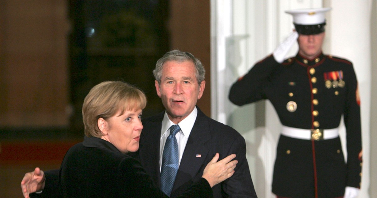 Bush's free-market speech sets summit tone