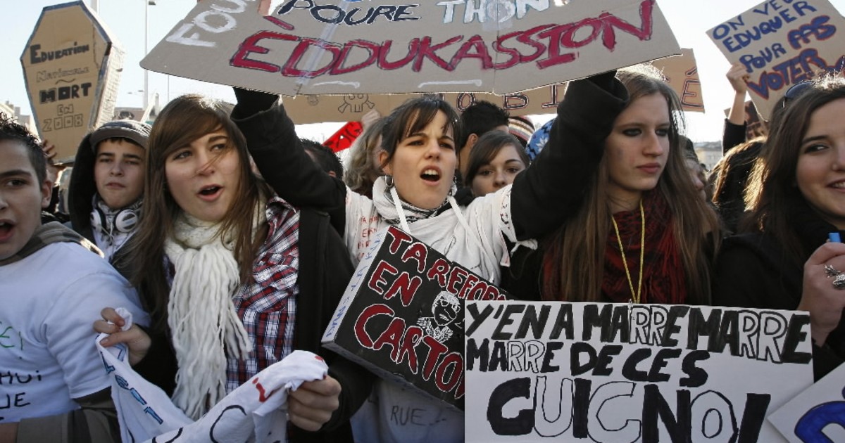 Dozens arrested in French student protest
