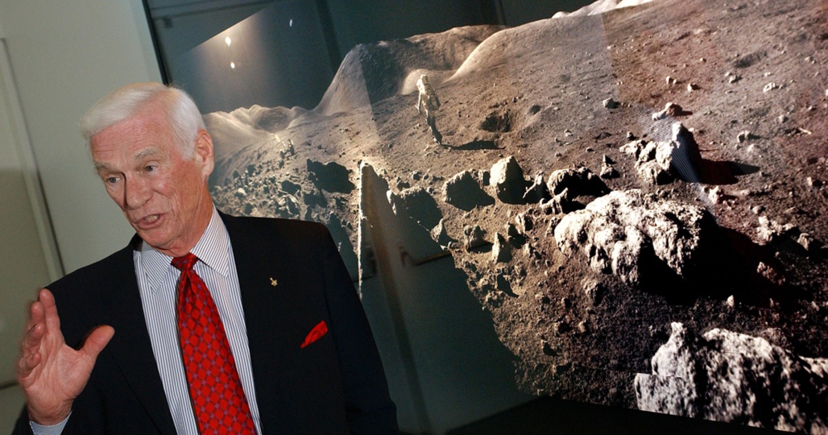 Ex-astronaut Cernan to donate papers
