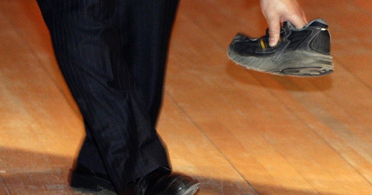 China censors target Web after shoe attack