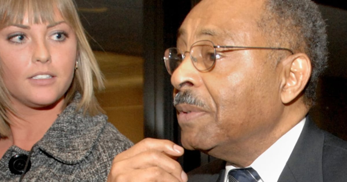 Burris: I tried to raise money for Blagojevich