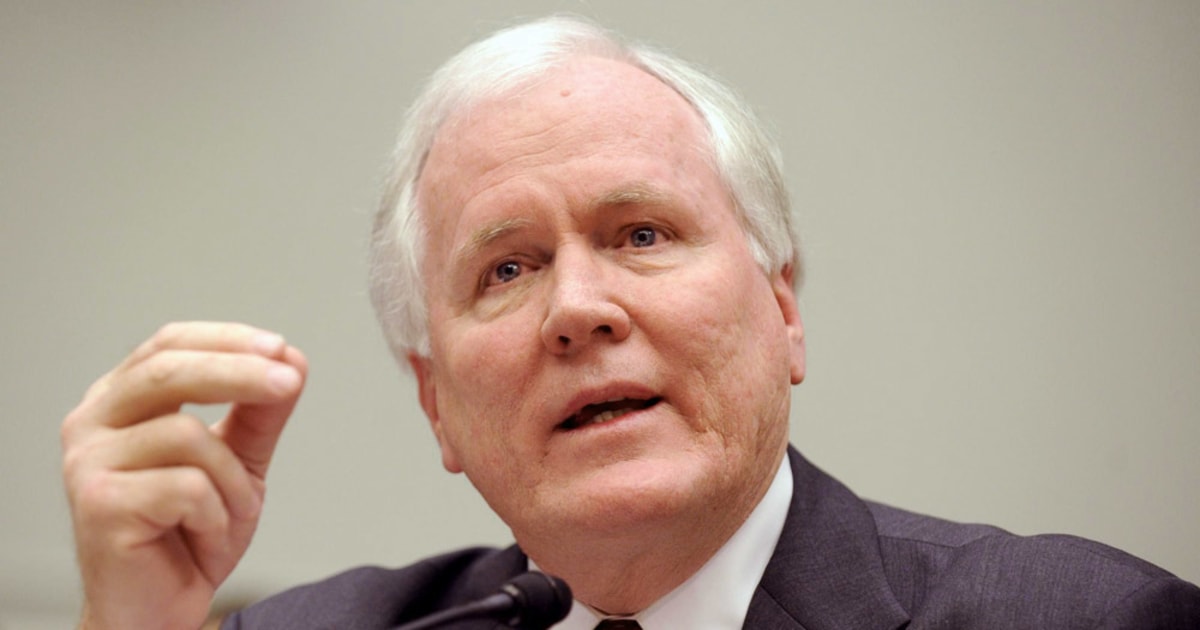 AIG says CEO Liddy to step down