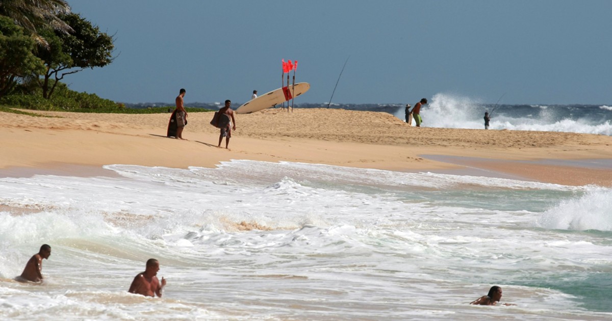 Hawaii struggles through another tough month