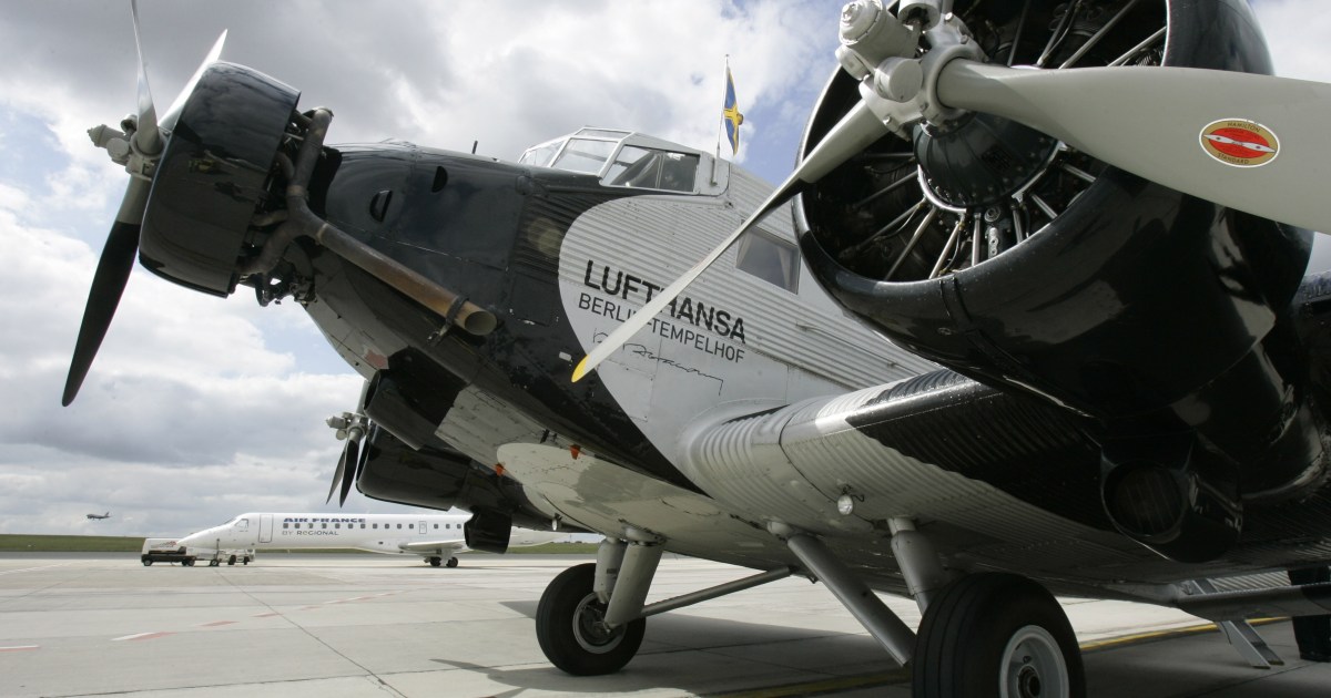 Historic German plane offers tourist flights