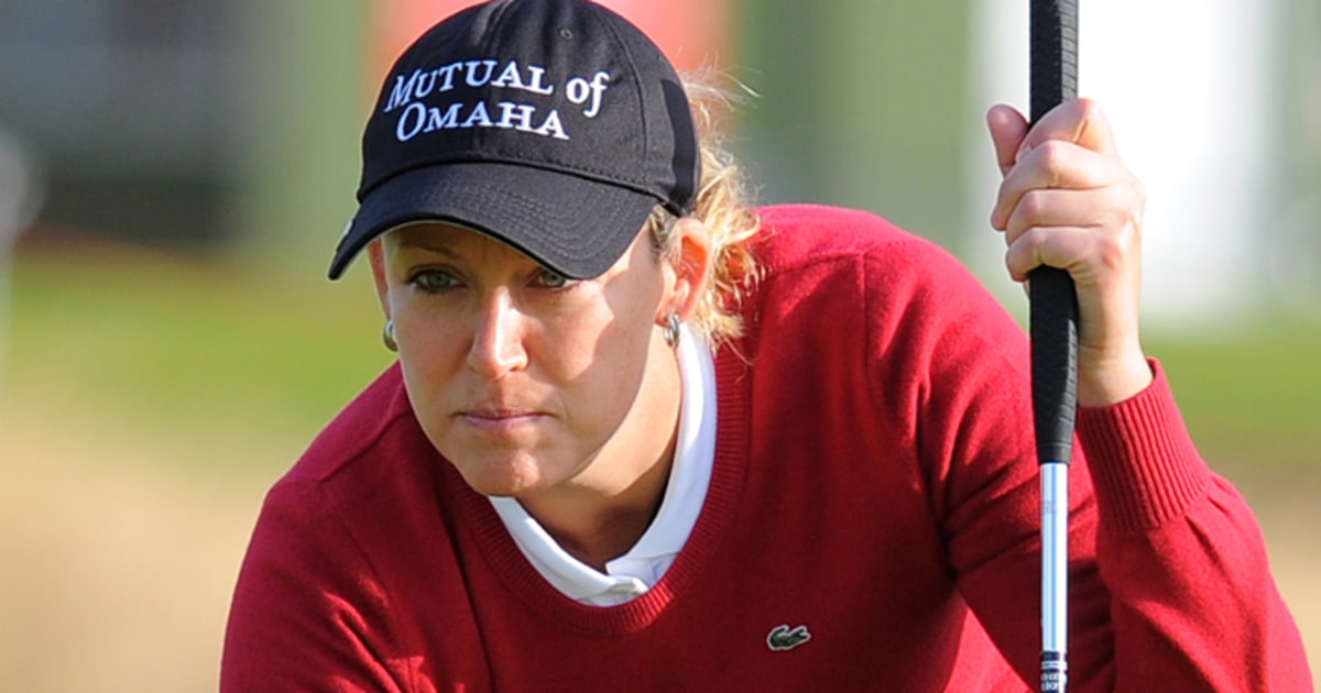 Cristie Kerr swings for breast cancer awareness