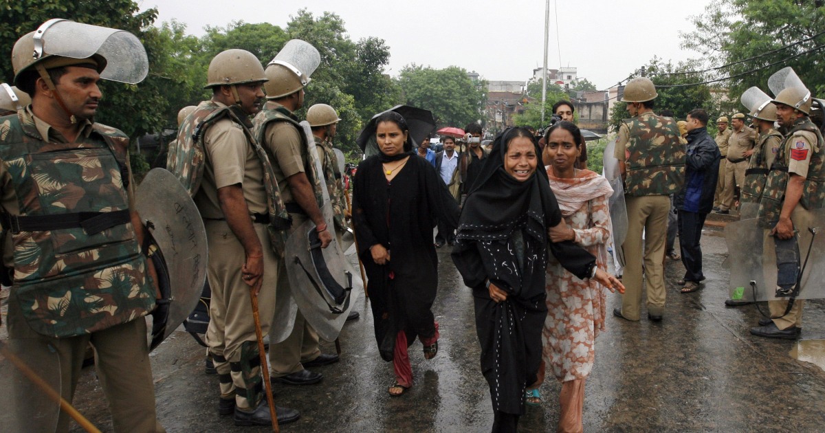 India school stampede kills 5 students, hurts 31