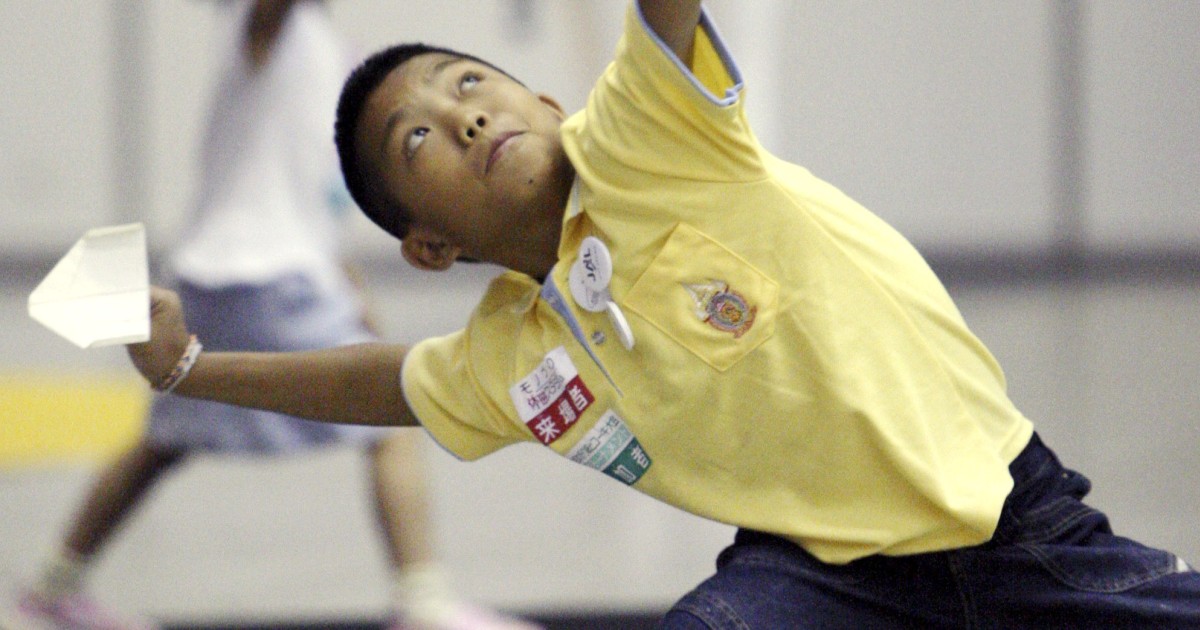 stateless-boy-gets-3rd-in-paper-airplane-contest