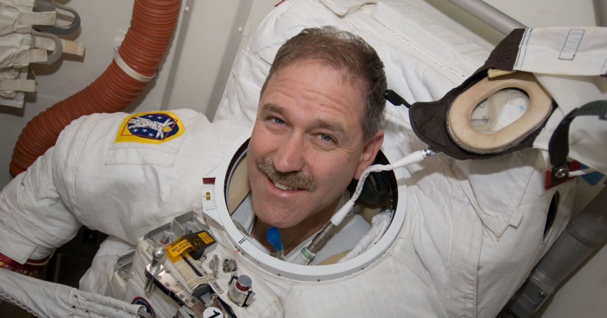 ‘Hubble-hugging’ astronaut leaves NASA