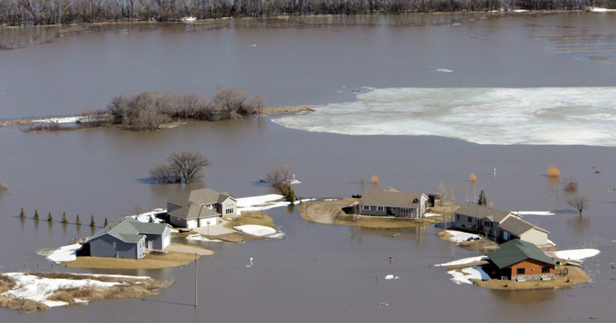 Red River flood leaves Fargo unscathed
