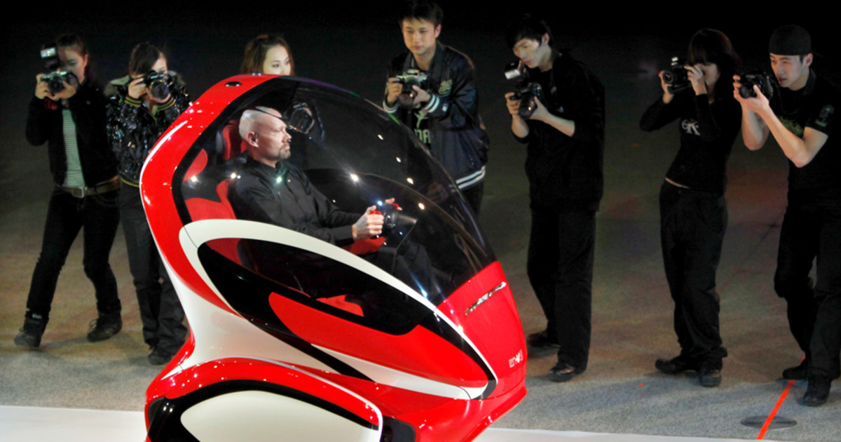 GM unveils tiny, futuristic concept car