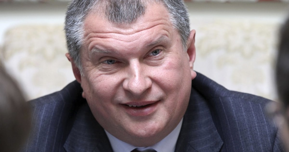 Putin's right-hand man exits Kremlin shadows