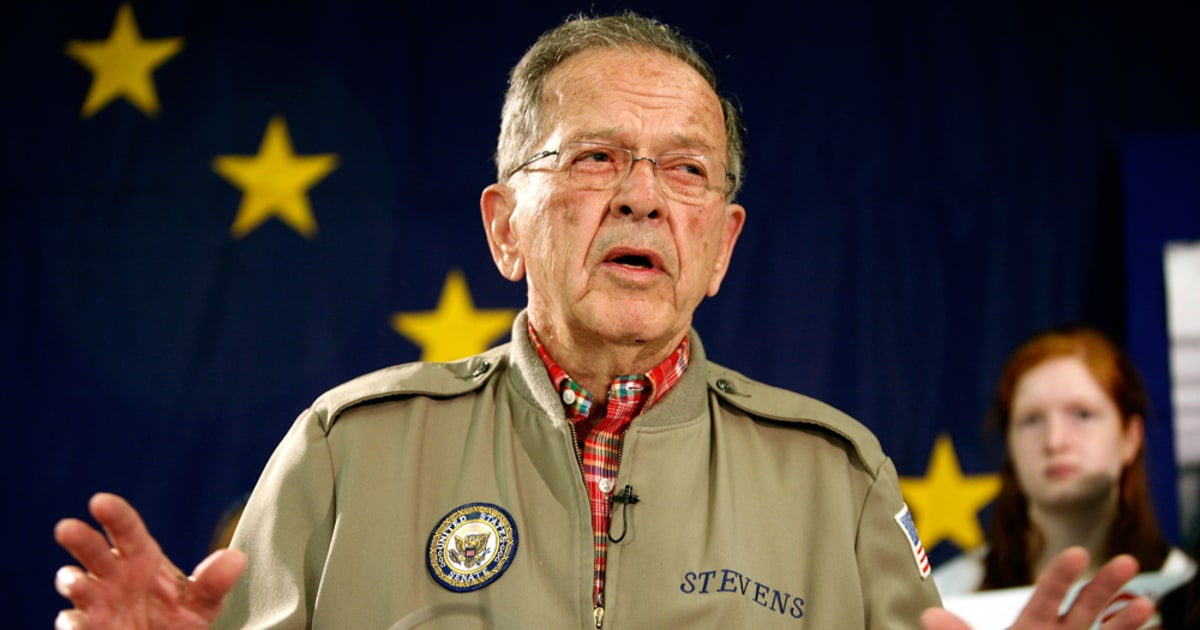 Former Sen. Ted Stevens dies in Alaska plane crash