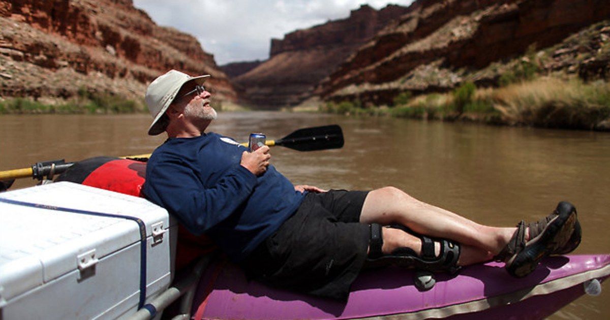 Scientists go hiking to probe effects of technology on brain