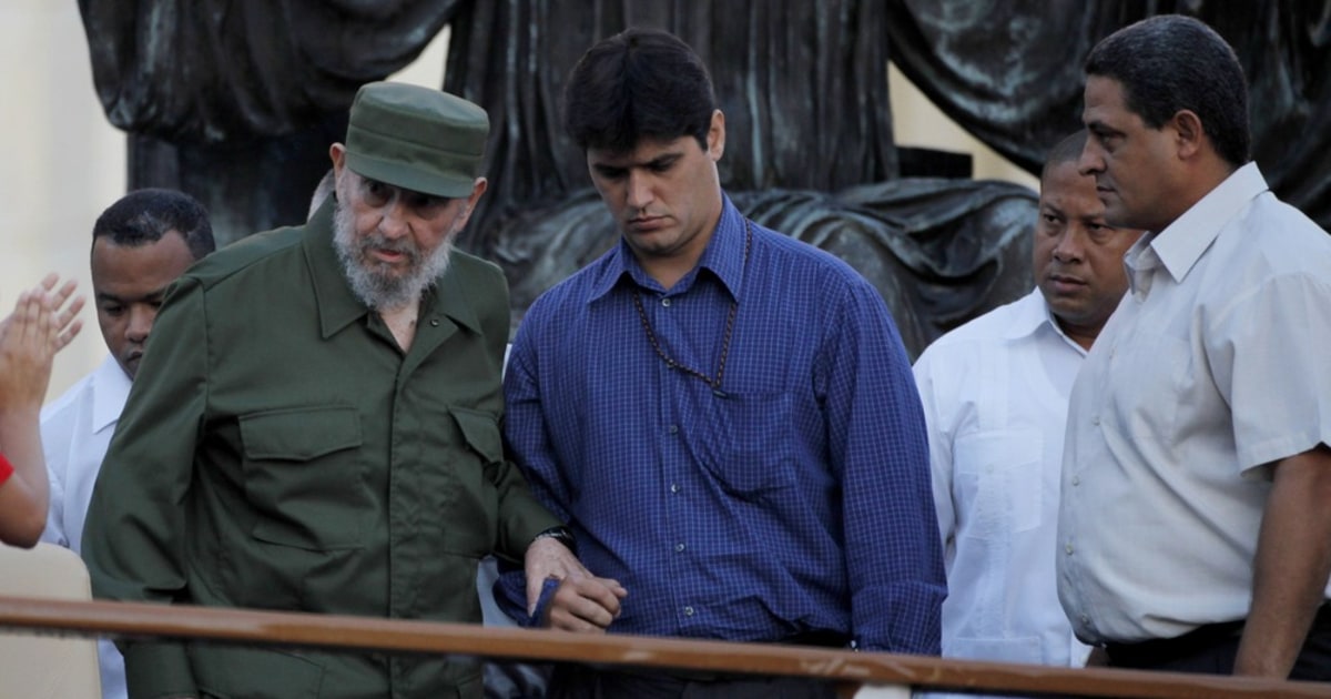 Castro comeback? Fidel dons military uniform for speech