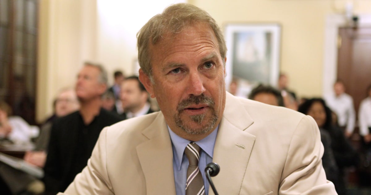 Costner's latest pitch: $850 million oil-spill plan at Congress