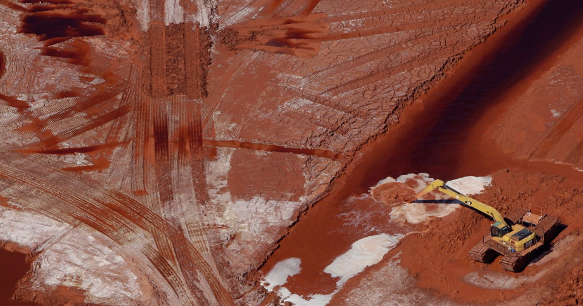 Hungary has toxic sludge, U.S. has red dust