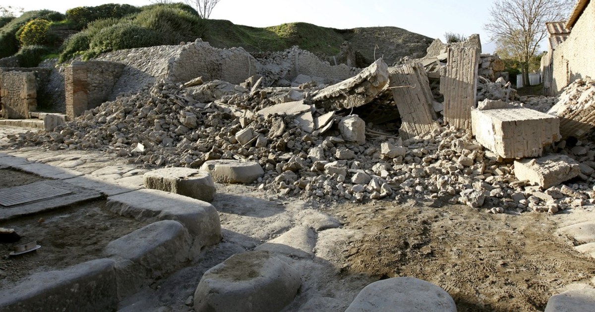 Italy's ancient wonders crumble from neglect