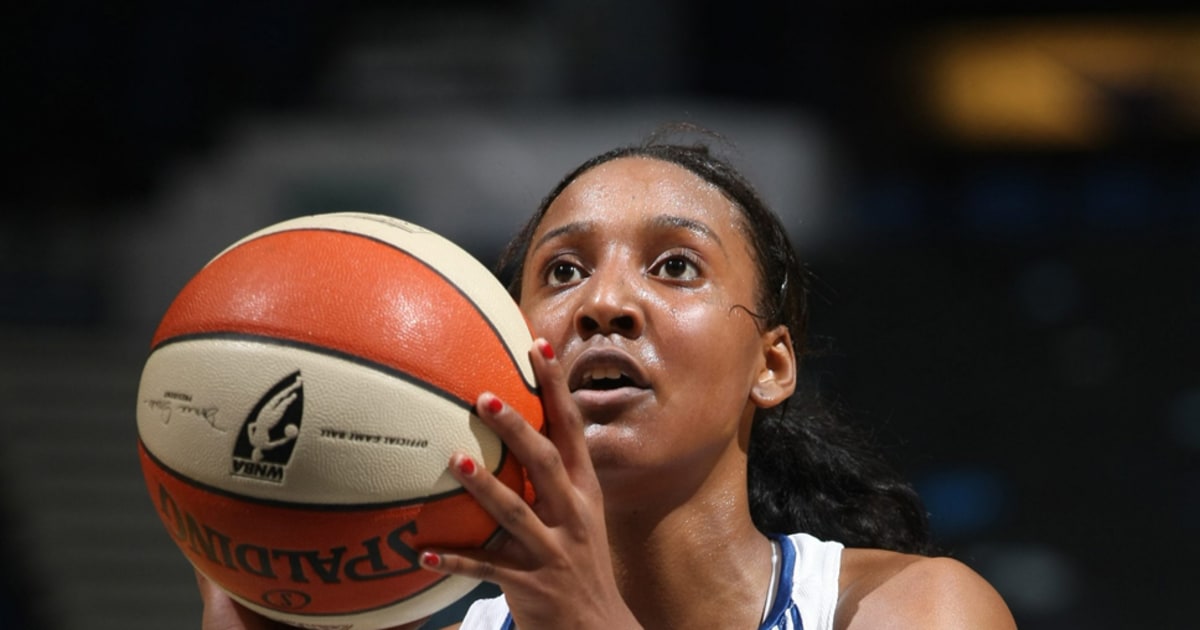 Candice Wiggins helps raise awareness about HIV/AIDS