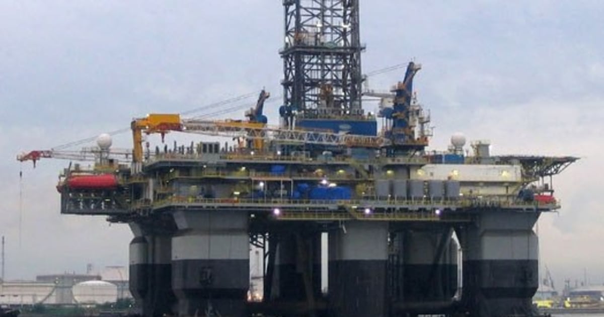 U.S. eases up on deepwater drillers in Gulf