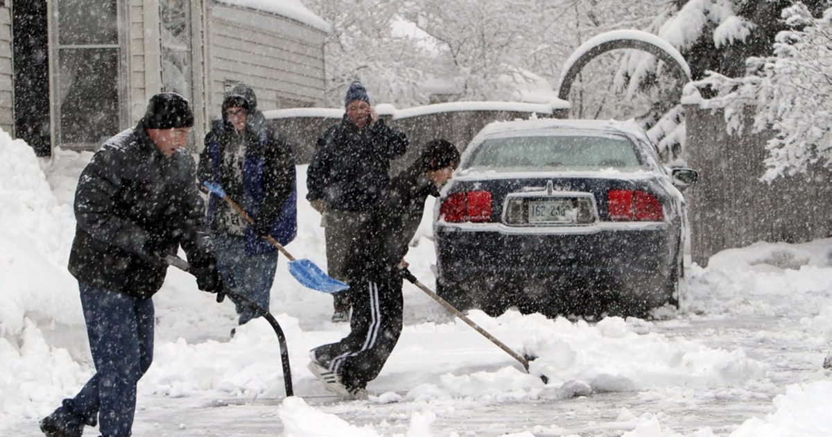 Storm wallops East with snow, rain, gusts