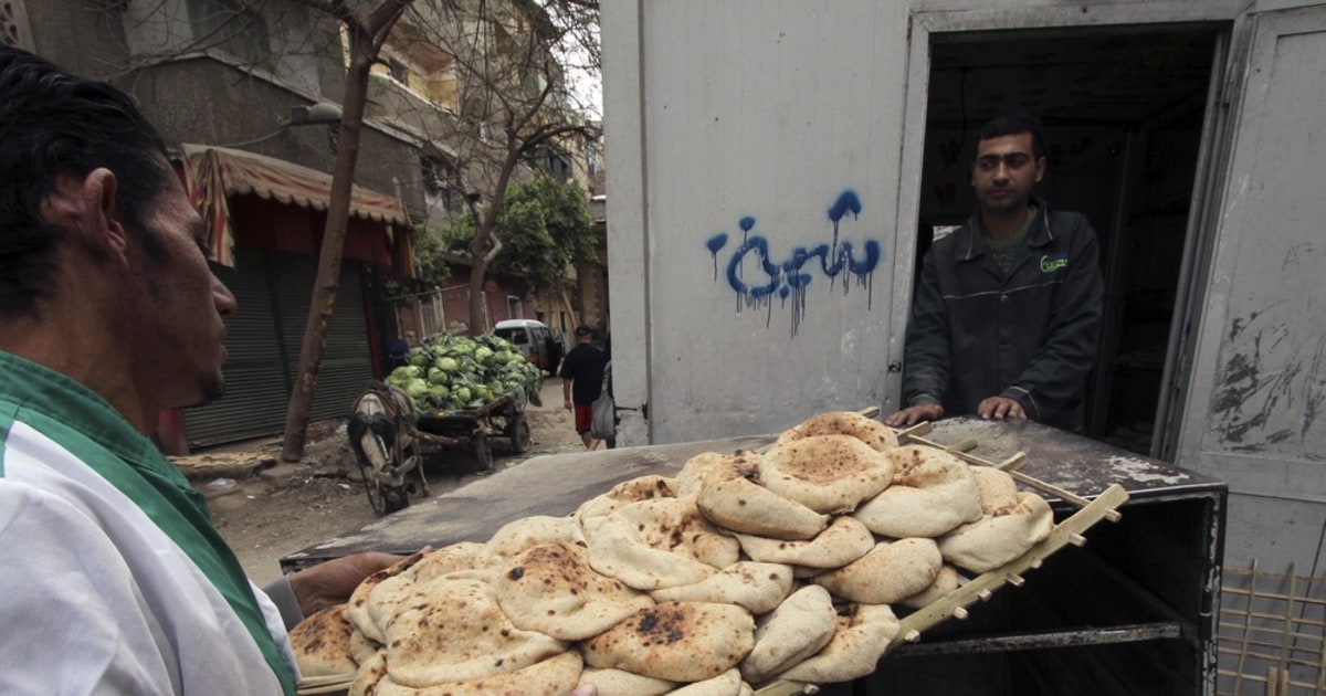 It's costly to keep Egypt's daily bread cheap