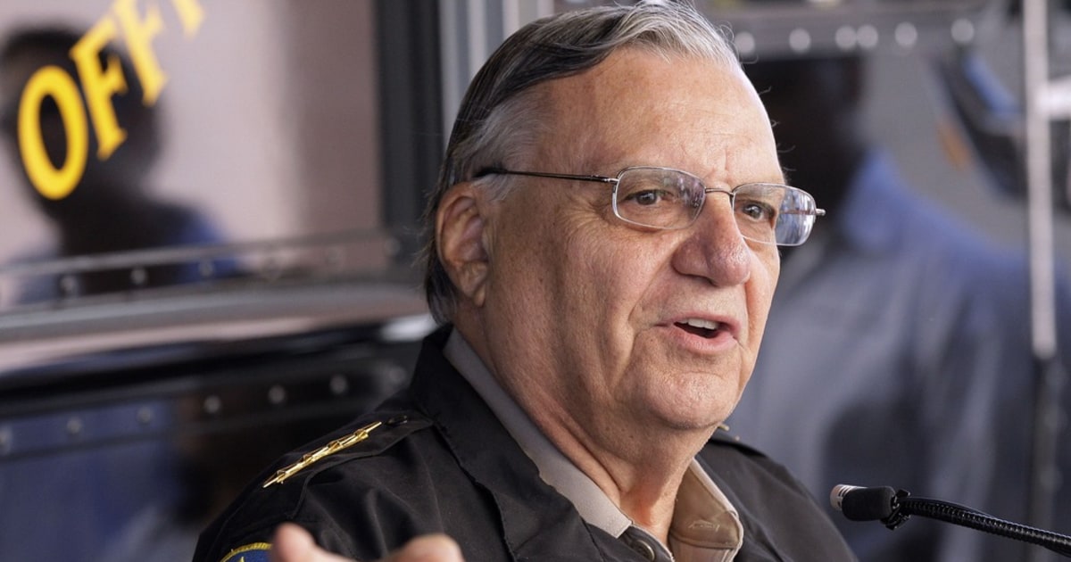 'America's toughest sheriff' rejects calls to quit
