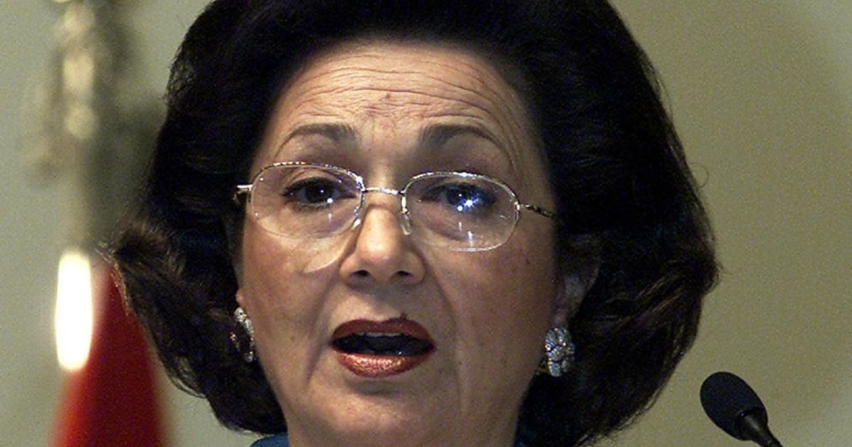 Mubarak's wife held in 'illegal acquisition of wealth' case