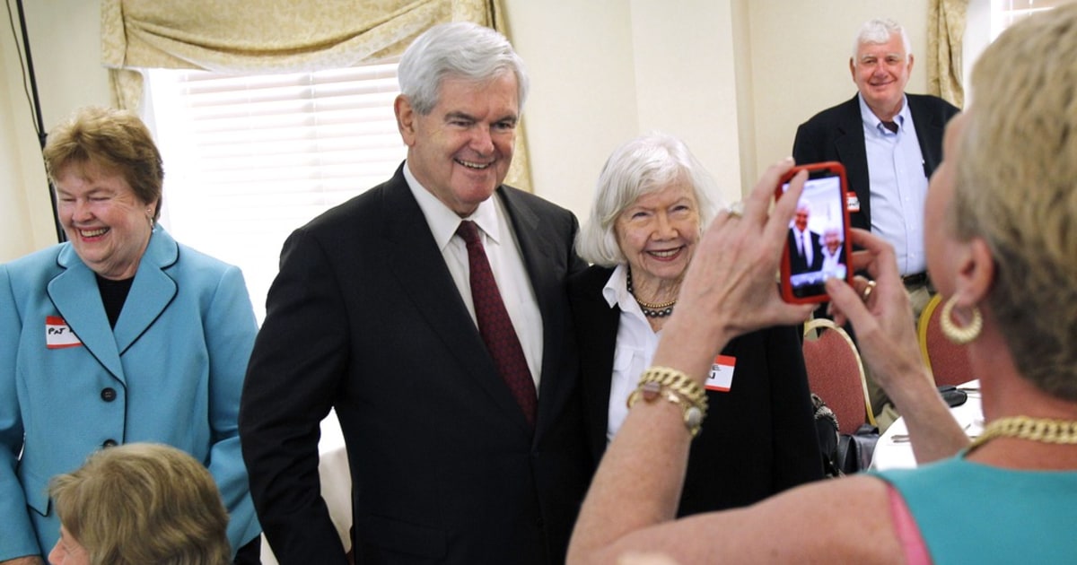 As ex-aides speak out, Gingrich pursues bid