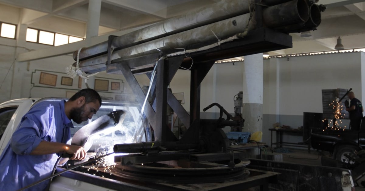 From shopkeeper to armsmaker: Libya civilians build weapons to fight ...