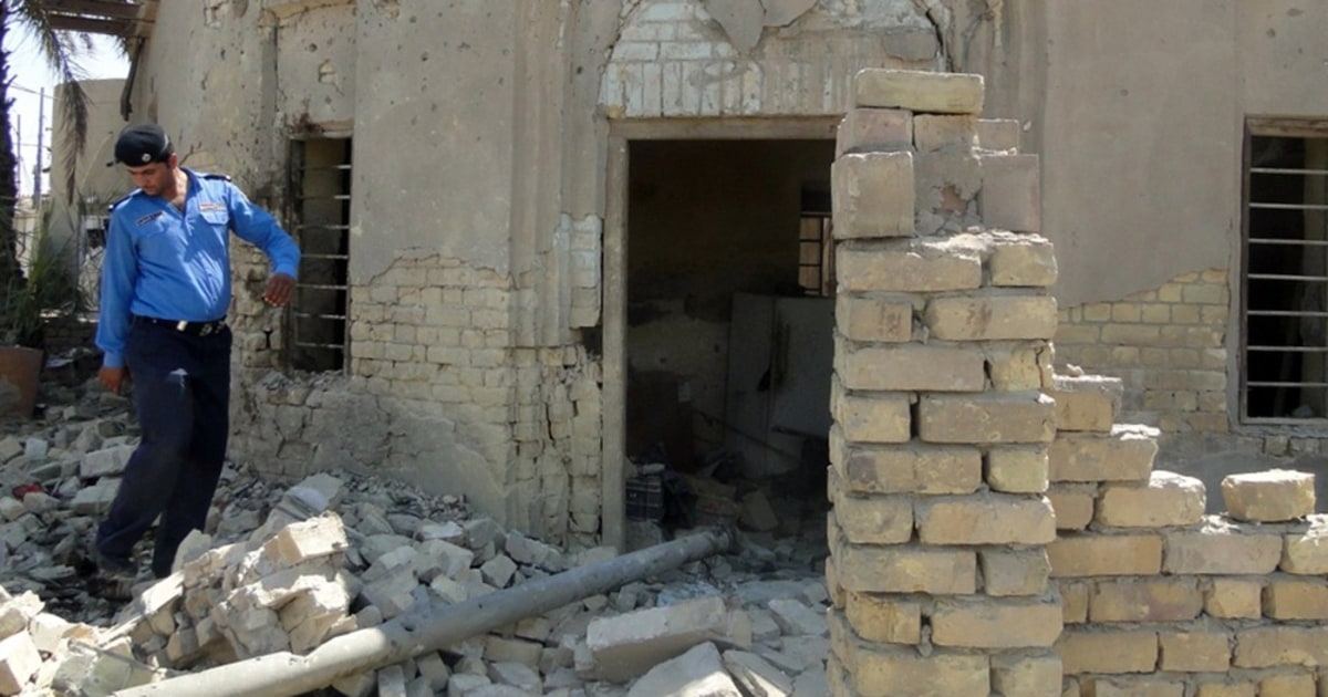 Blast kills 20 near Iraq governor's home